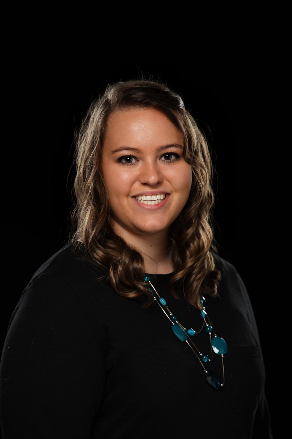 Amanda Crow Serves as Student Teacher at Greenville Middle Academy ...